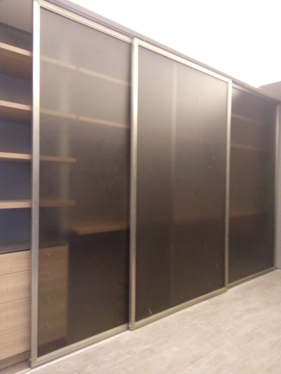 Tips Memilih Material Kaca Wardrobe - Artikel dari Himalaya Abadi